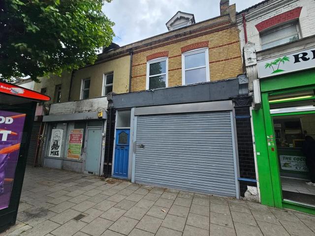 Apartment at Grove Vale, Greater London