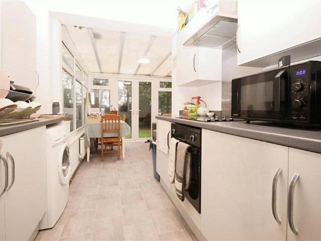 Apartment at Guildford Park Avenue, Guildford
