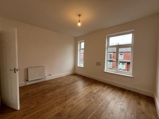 Room at Guildford Road, Salford