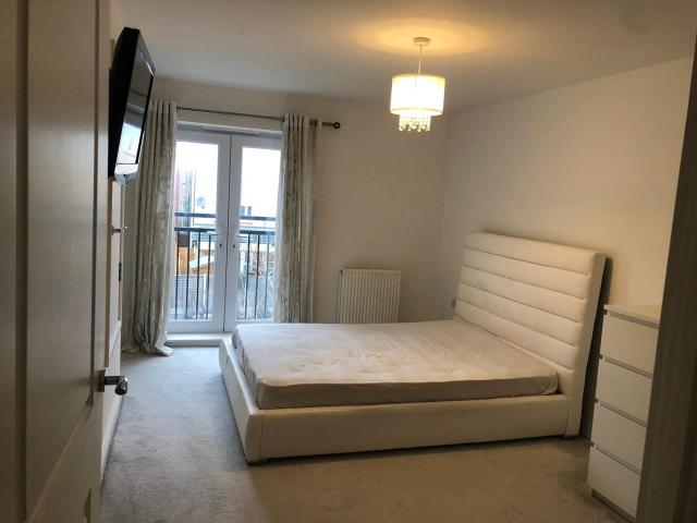 Room at Gumley Road, Grays