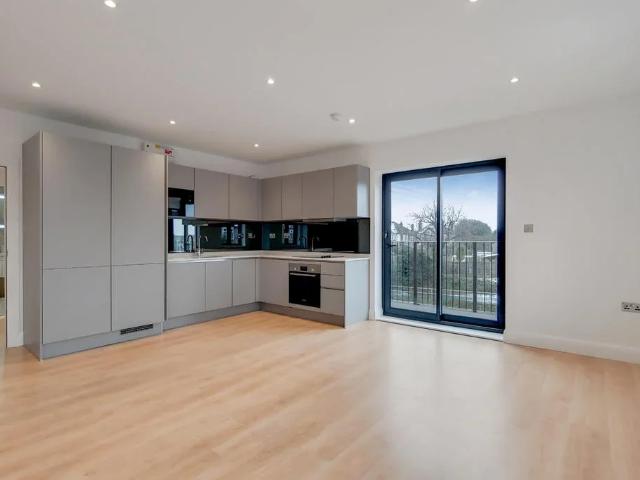 Apartment at Gunnersbury Avenue, Greater London