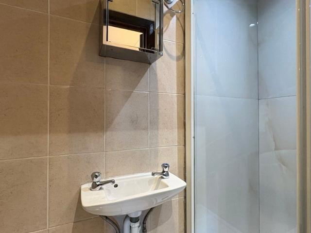 Apartment at Gunnersbury Lane, Greater London