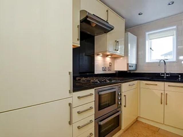 Apartment at Gunnersbury Mews, Greater London