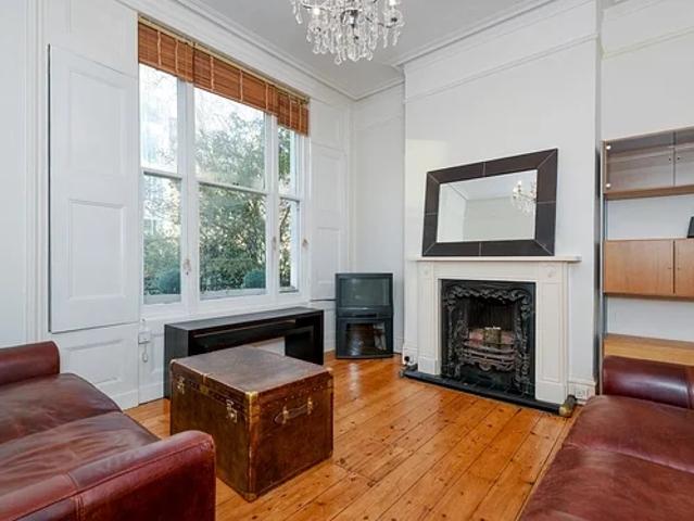 Apartment at Gunnersbury Mews, Greater London