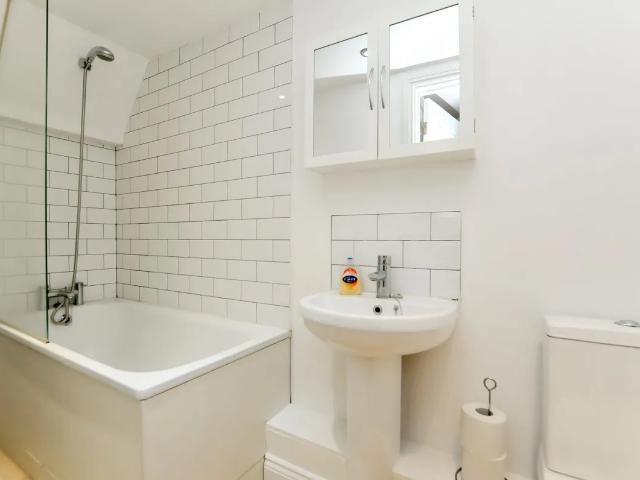 Room at Gunton Road, Greater London