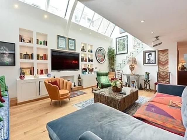 Apartment at Gunter Grove, Greater London