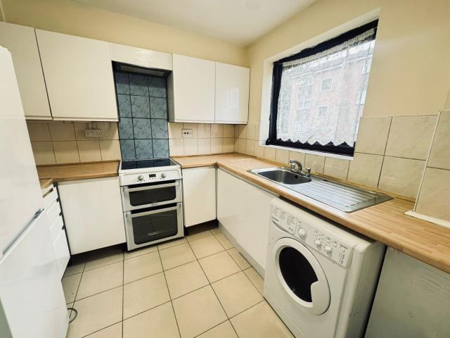 Apartment at Gurney Close, Greater London