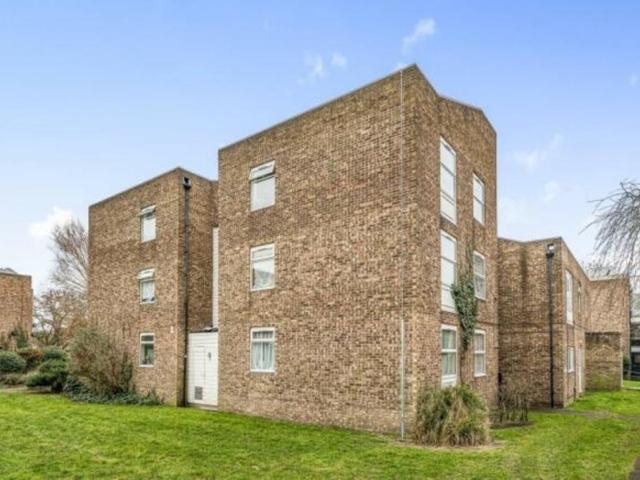 Apartment at Douglas Road, Borough of Spelthorne
