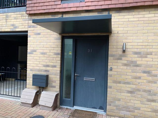 Apartment at Dowletts Road, Greater London
