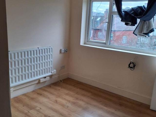 Apartment at Downderry Road, Greater London