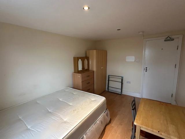 Room at Downsell Road, Greater London