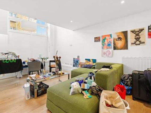 Apartment at Dod Street, Greater London