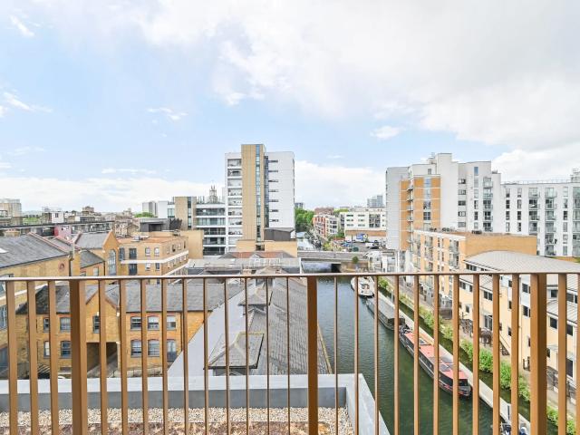 Apartment at Dod Street, Greater London