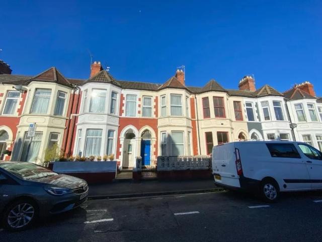 Apartment at Dogfield Street, Cardiff