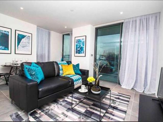 Apartment at Dollar Bay Place, Greater London