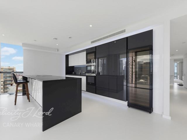 Apartment at Dollar Bay Place, Greater London