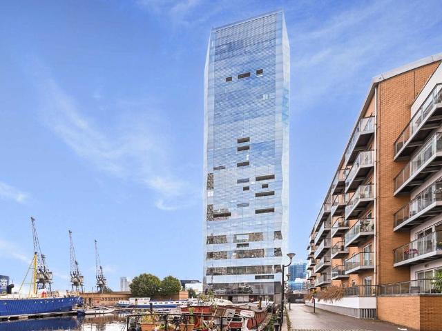 Apartment at Dollar Bay Place, Greater London
