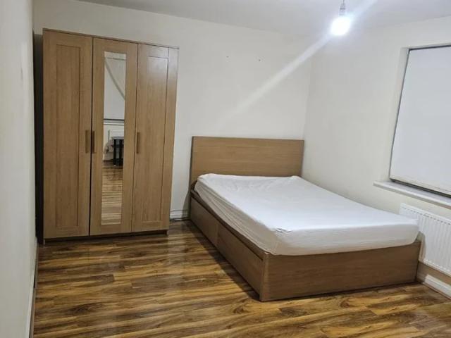House at Donns Close, Bristol