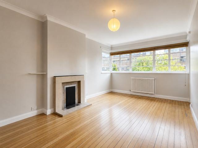Apartment at Dorchester Court, Greater London