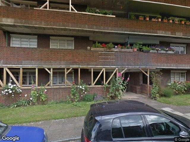 Apartment at Dorchester Court, Greater London