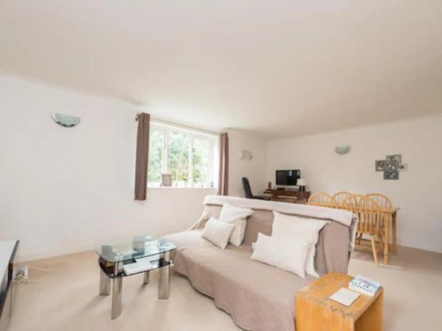 Apartment at Dorchester Close, Oxford