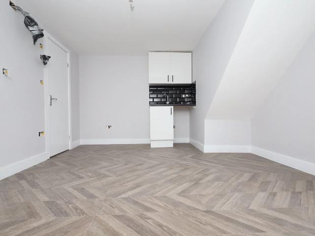 Apartment at Doris Road, Borough of Spelthorne