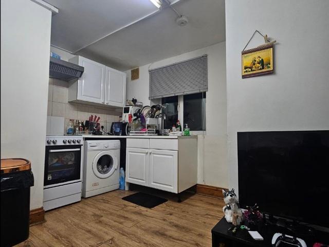 Apartment at Dormer’s Wells Lane, Greater London