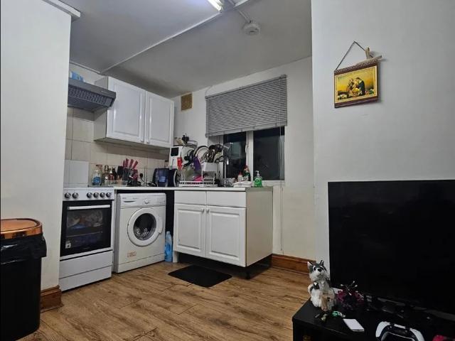 Apartment at Dormer’s Wells Lane, Greater London