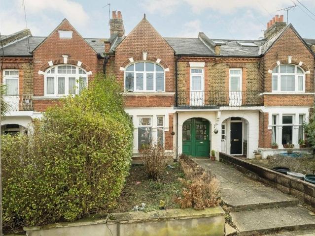 Apartment at Dornton Road, Greater London