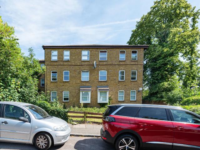 Apartment at David's Road, Greater London
