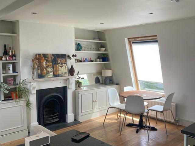Apartment at Davisville Road, Greater London