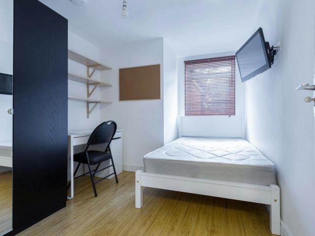 Apartment at Dawlish Road, Birmingham