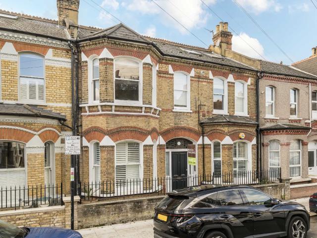 Apartment at Dafforne Road, Greater London