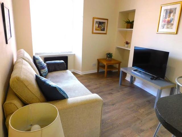 Apartment at Dalcross Street, Glasgow