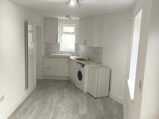 Apartment at Dale Close, Greater London