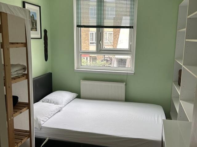 Room at Dale Road, Greater London