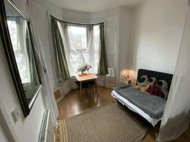 Apartment at Daleview Road, Greater London