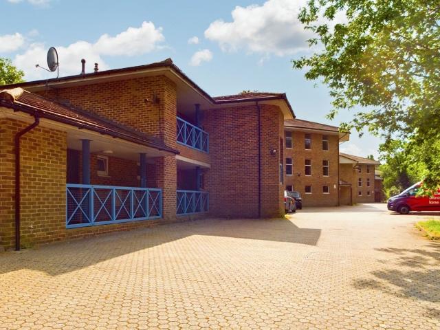 Apartment at Dalewood Gardens, Crawley