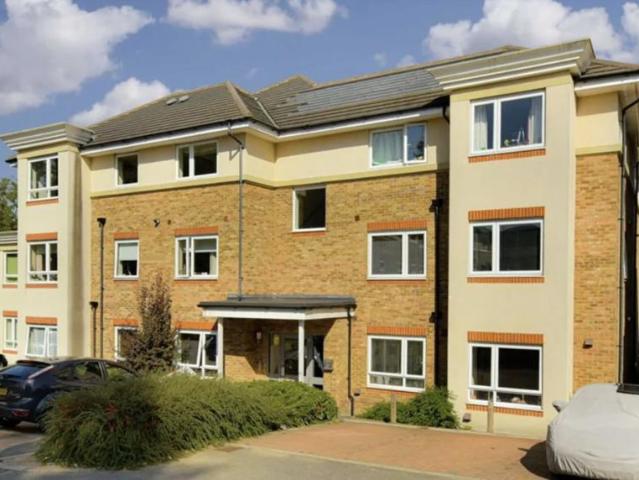 Apartment at Dalmeny Way, Epsom and Ewell