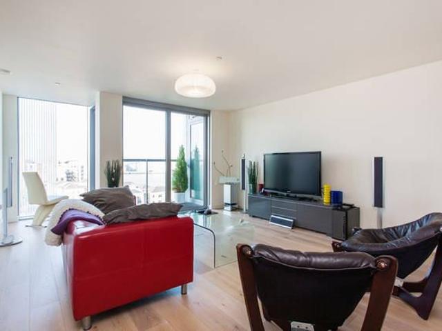Apartment at Dancers Way, Greater London