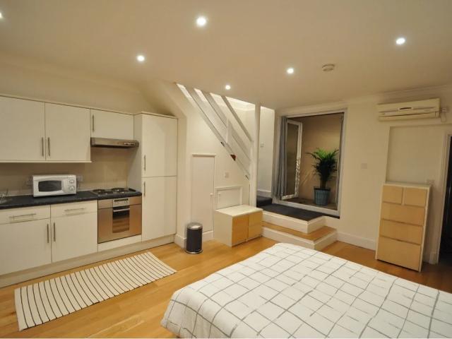Apartment at Danbury Street, Greater London