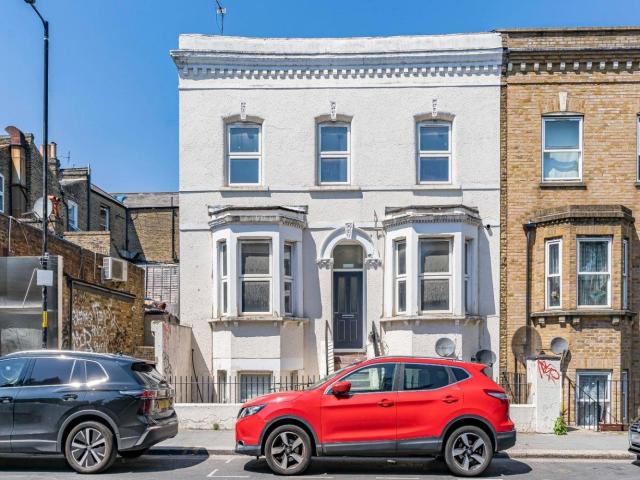 Apartment at Daneville Road, Greater London