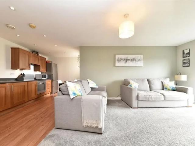 Apartment at Danvers Avenue, Greater London