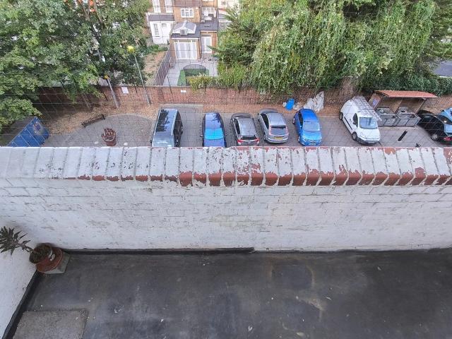 Apartment at Darenth Road, Greater London