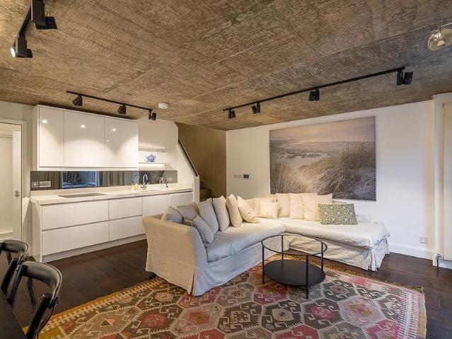 Apartment at Dartmouth Close, City of Westminster