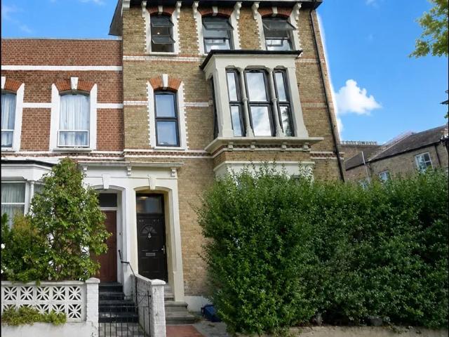 Apartment at Darville Road, Greater London