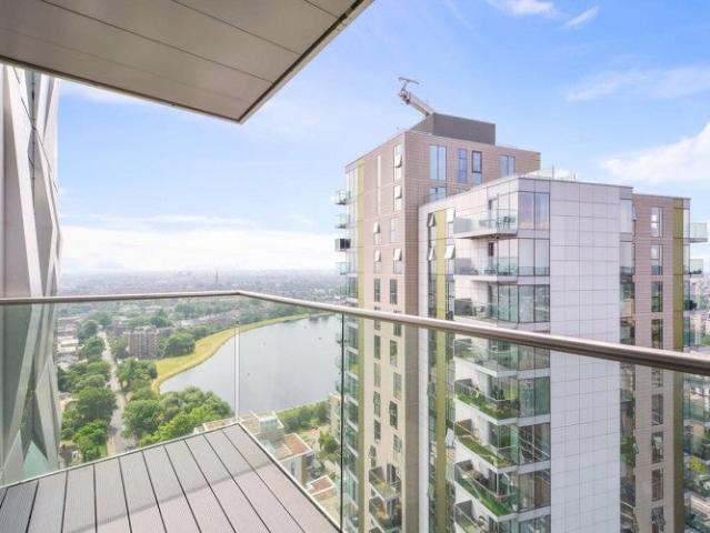 Apartment at Devan Grove, Greater London