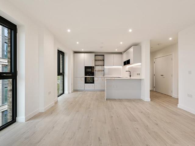 Apartment at Devan Grove, Greater London