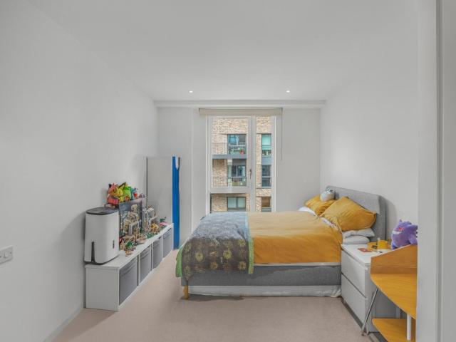 Apartment at Devan Grove, Greater London