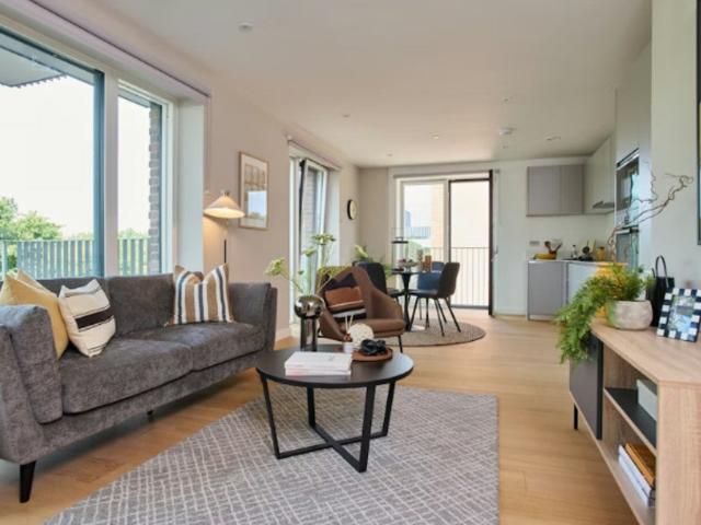 Apartment at Devon Close, Greater London